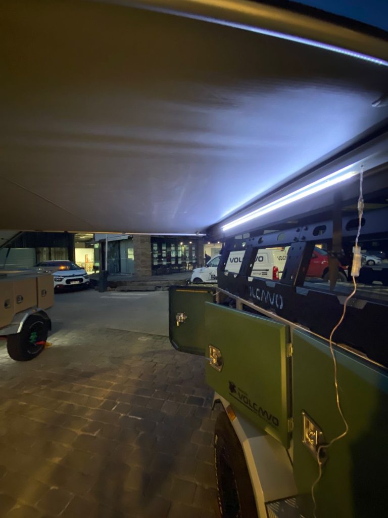 Toldo off road c/luz LED 1.6 x 2.5 mt | Volcano - VolcanoTrailer